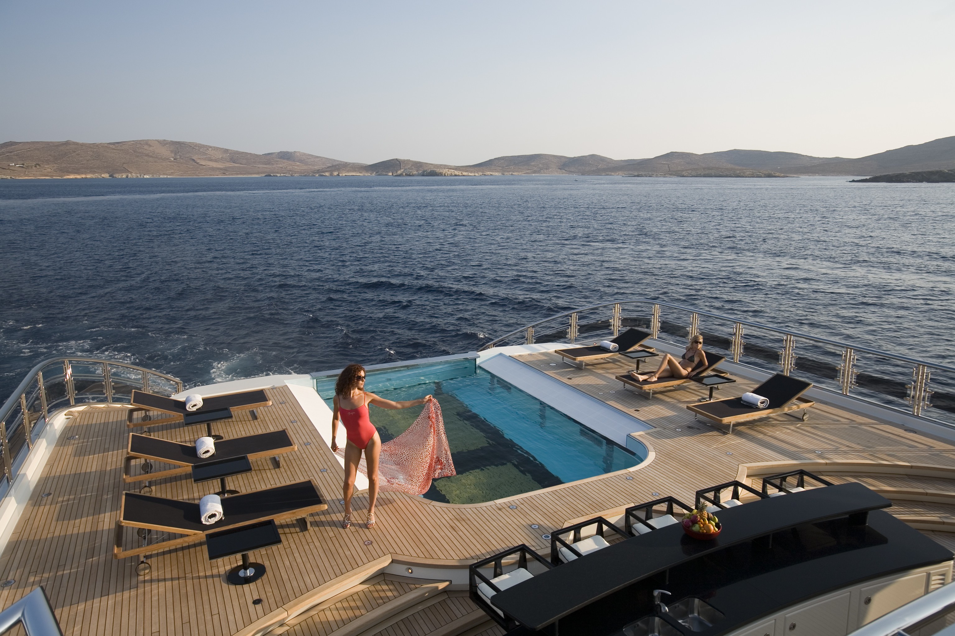 Yacht ALFA NERO, OceAnco | CHARTERWORLD Luxury Superyacht Charters
